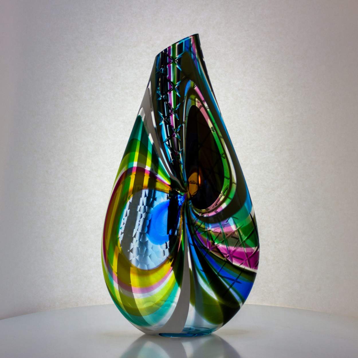 Solve krásná váza jigsaw puzzle online with 100 pieces