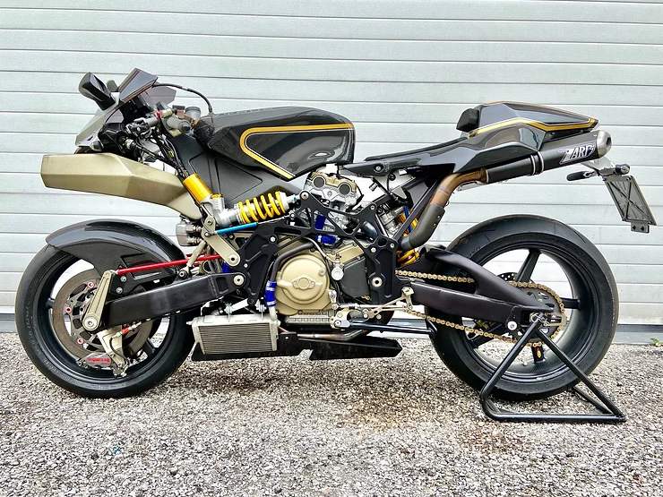 Solve Ducati Vyrus jigsaw puzzle online with 108 pieces
