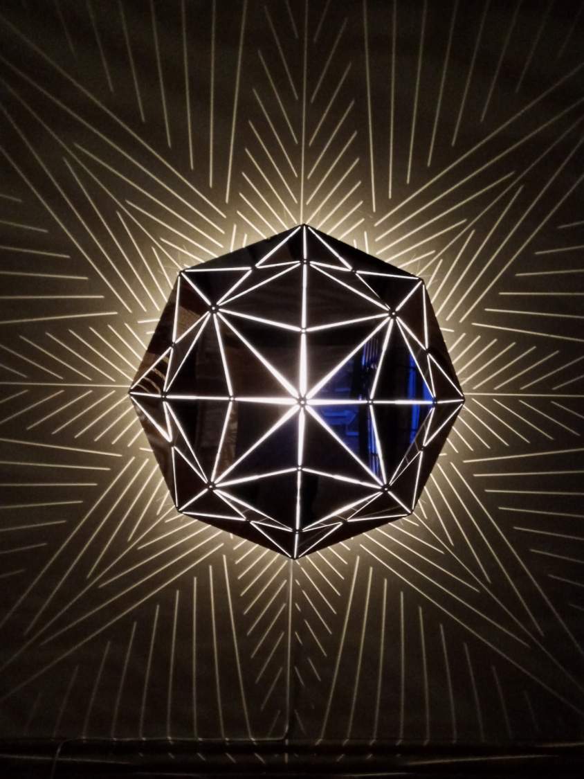 Solve THE NATURE OF LIGHT jigsaw puzzle online with 35 pieces