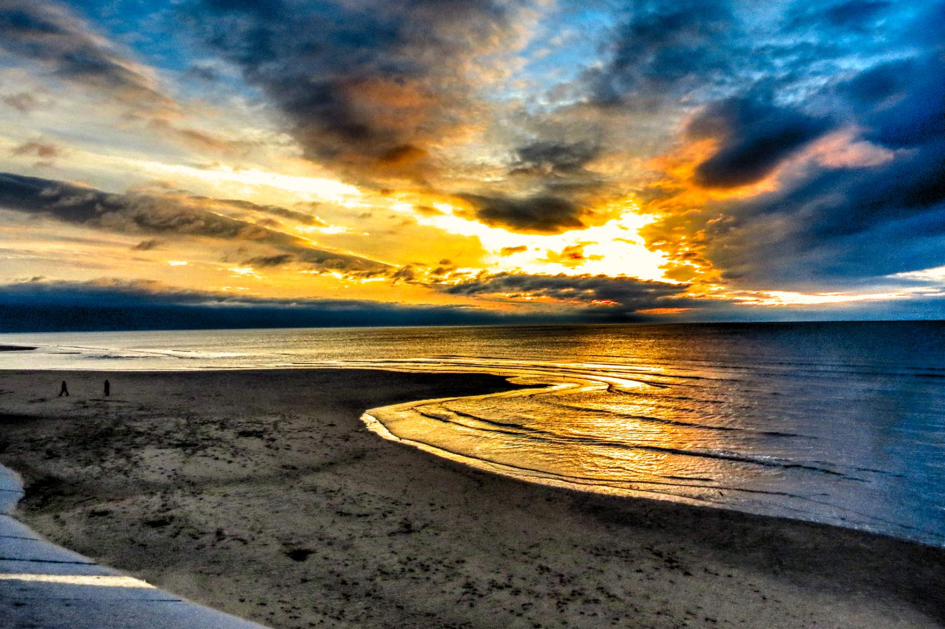 Solve Coastal Sunset jigsaw puzzle online with 150 pieces