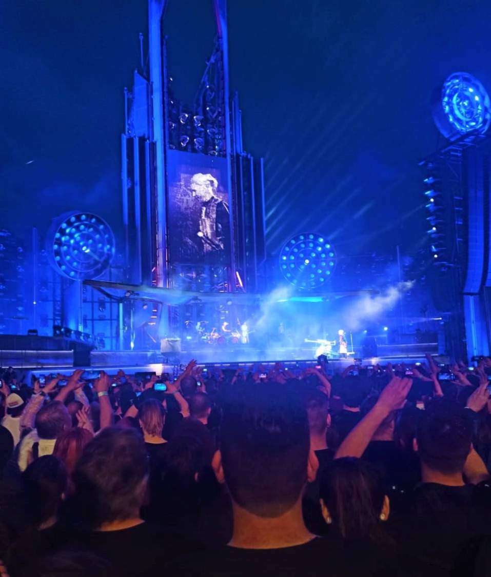 Solve Rammstein - koncert v Praze jigsaw puzzle online with 72 pieces