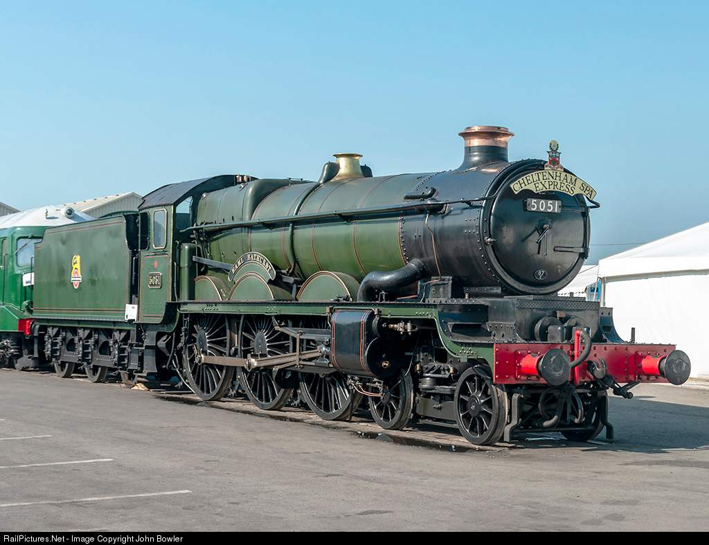 Solve GWR 5051 'Earl Bathurst' jigsaw puzzle online with 108 pieces