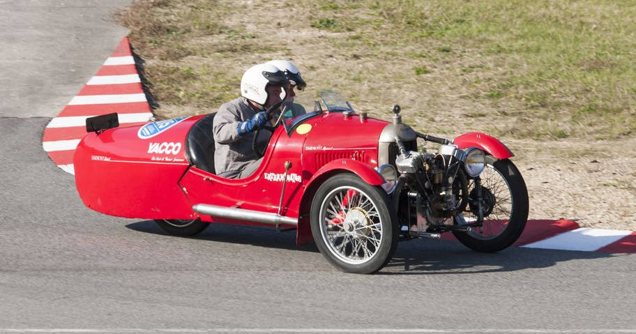 Solve Morgan jigsaw puzzle online with 120 pieces