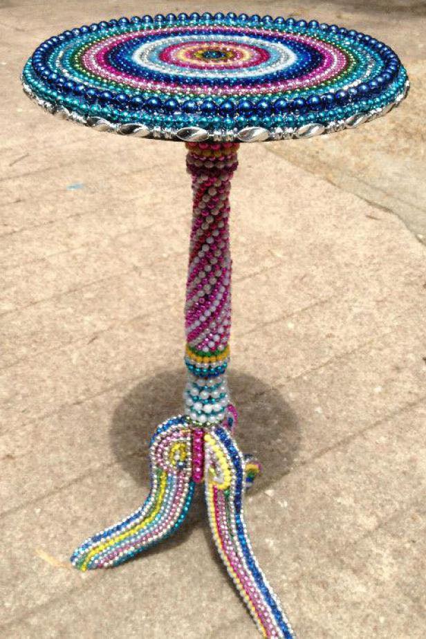 Solve Beaded Table jigsaw puzzle online with 150 pieces