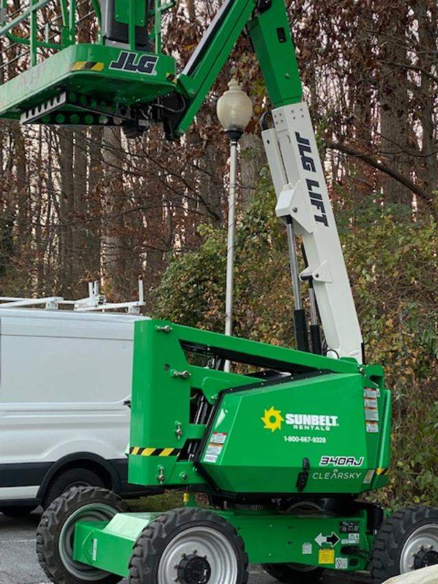 Solve Green lift 1 jigsaw puzzle online with 20 pieces