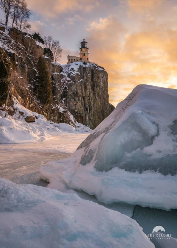 Solve Split Rock lighthouse jigsaw puzzle online with 20 pieces