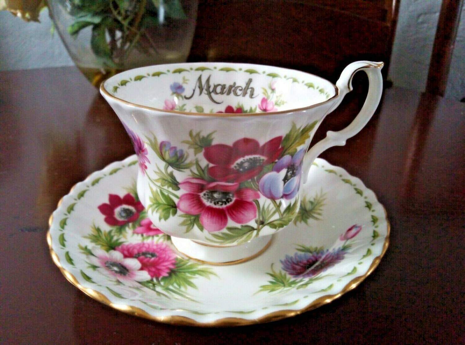Solve March Tea Cup jigsaw puzzle online with 70 pieces