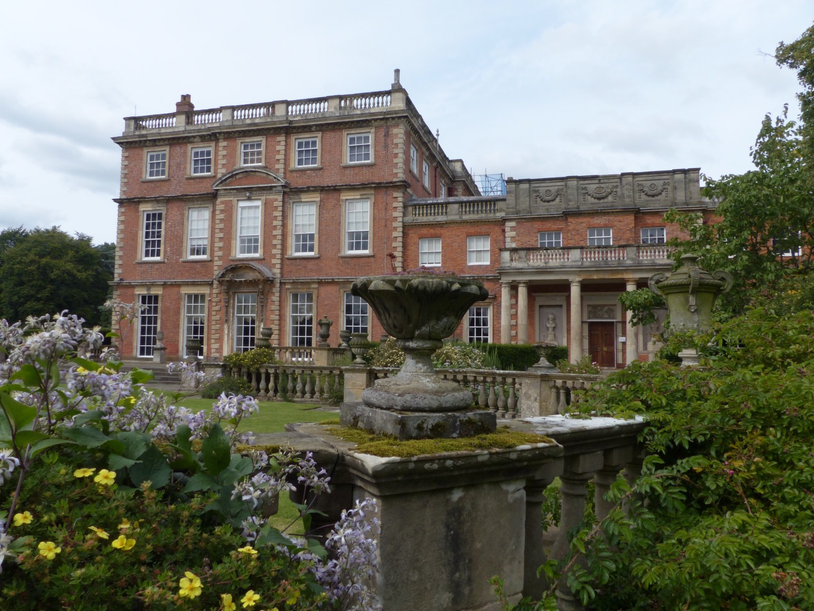 Solve Newby Hall Yorkshire England UK jigsaw puzzle online with 130 pieces