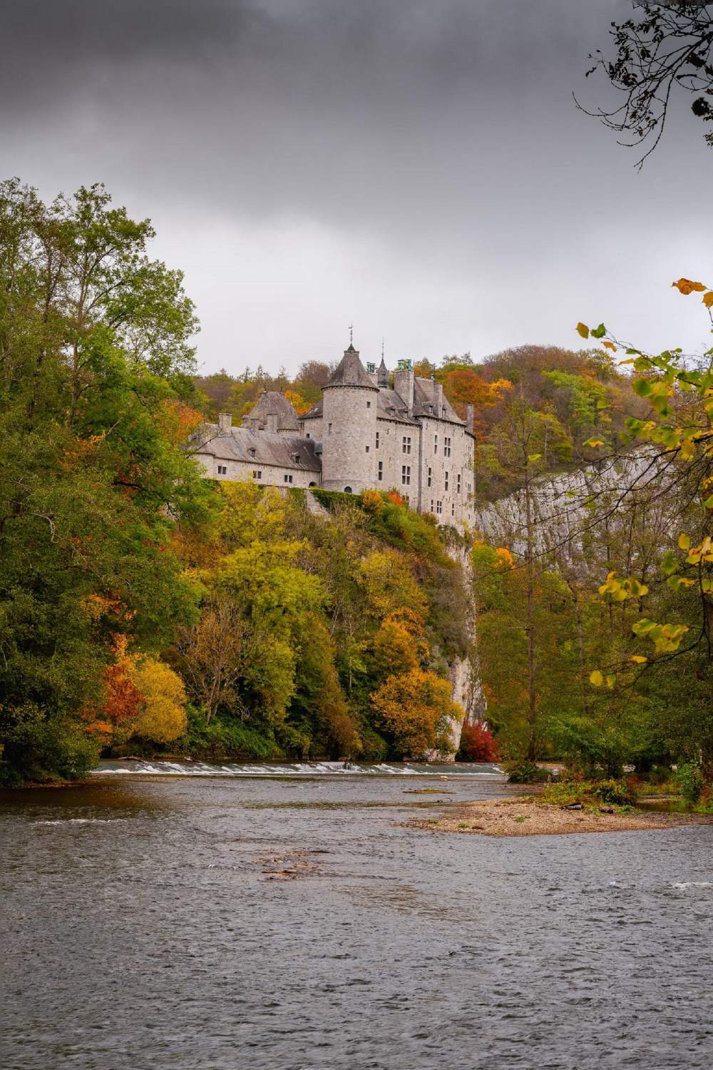 Solve Walzin Castle, Belgium 7572 jigsaw puzzle online with 260 pieces