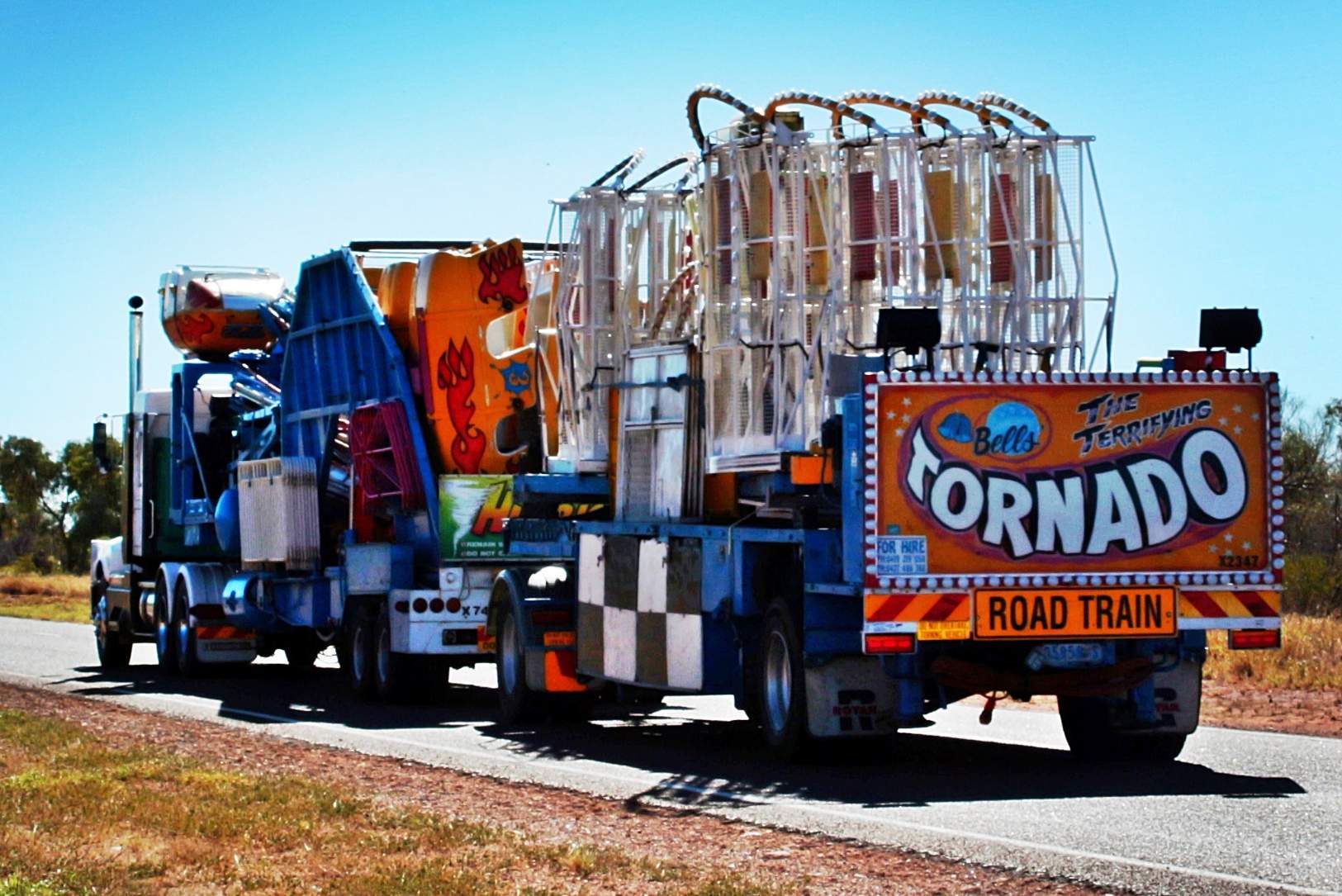 Solve A Tornado heading for Mt Isa jigsaw puzzle online with 117 pieces