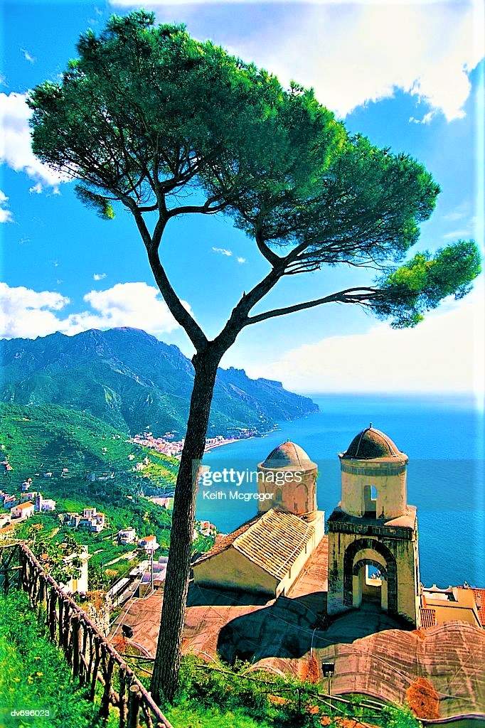 Solve Ravello Italy jigsaw puzzle online with 70 pieces