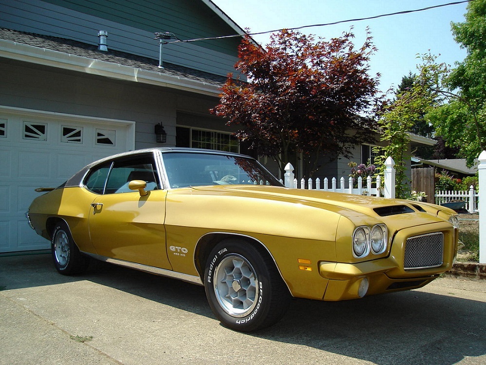 Solve '71 Pontiac GTO 455 High Output jigsaw puzzle online with 35 pieces