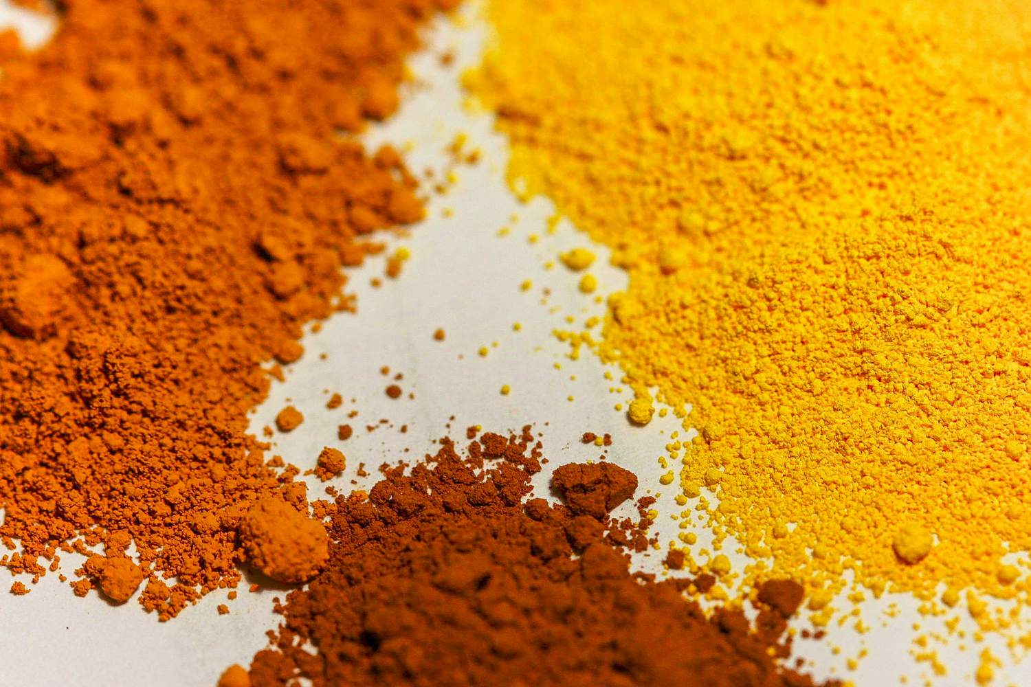 Solve p-Gelb jigsaw puzzle online with 96 pieces