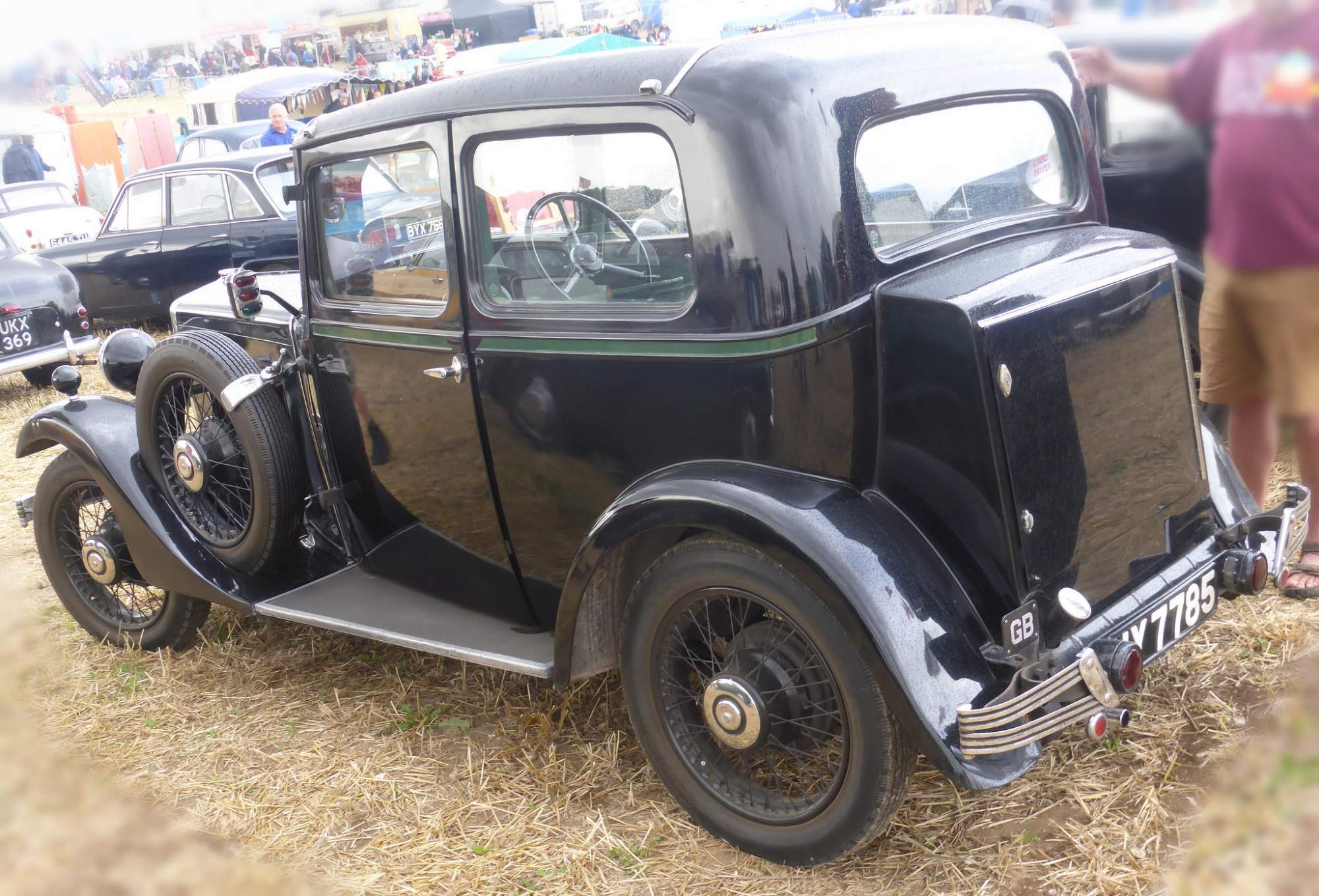 Solve Morris Twelve - 1933 jigsaw puzzle online with 216 pieces