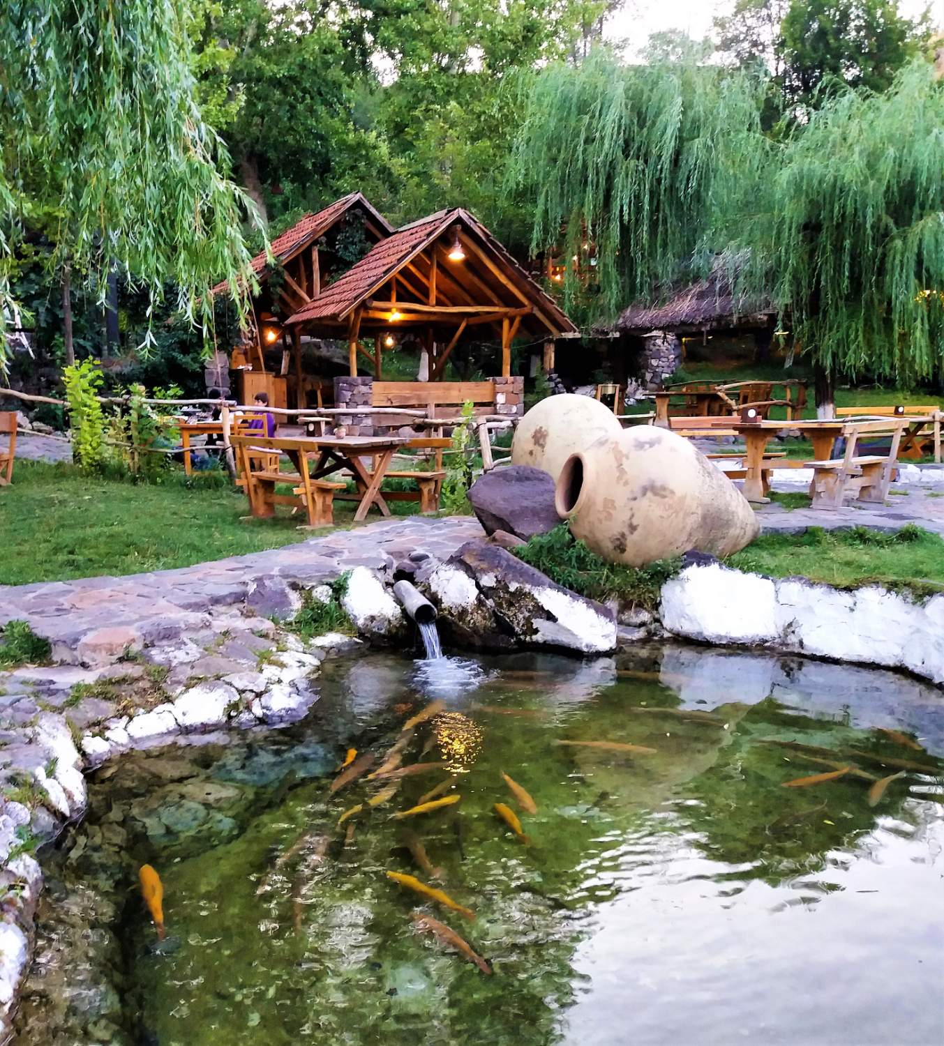 Solve Fish Farm Restaurant jigsaw puzzle online with 132 pieces