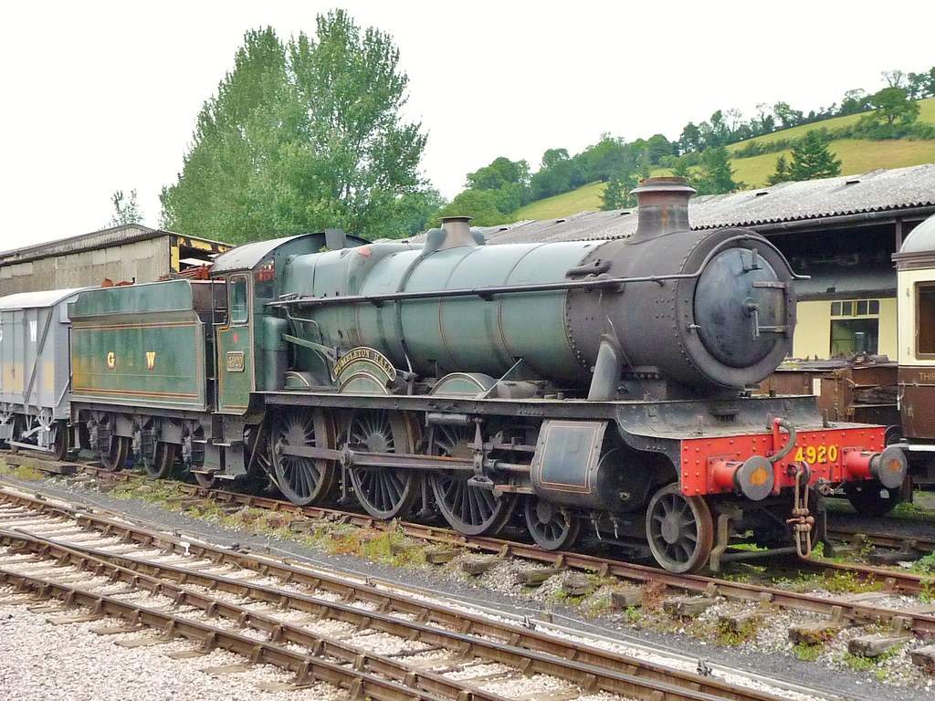 Solve GWR Hall Class 4-6-0 4920 Dumbleton Hall. jigsaw puzzle online ...