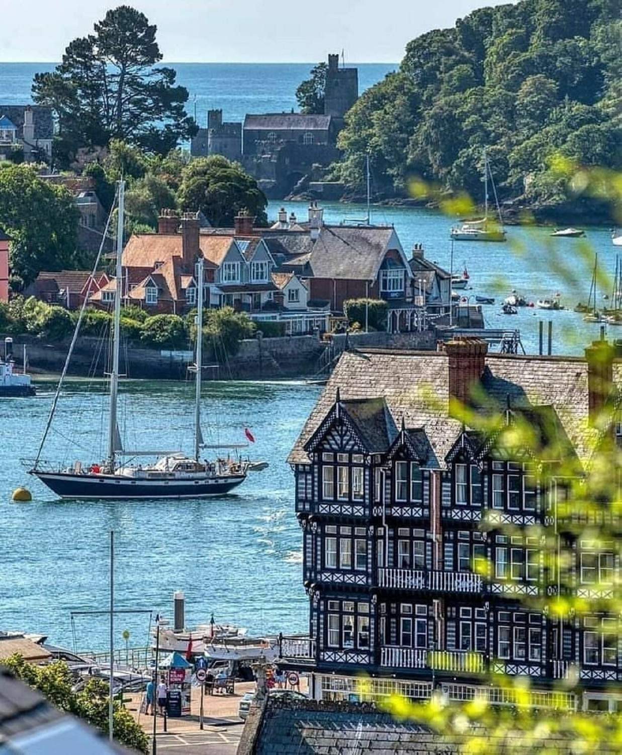 Solve South Devon, UK 5560 jigsaw puzzle online with 270 pieces