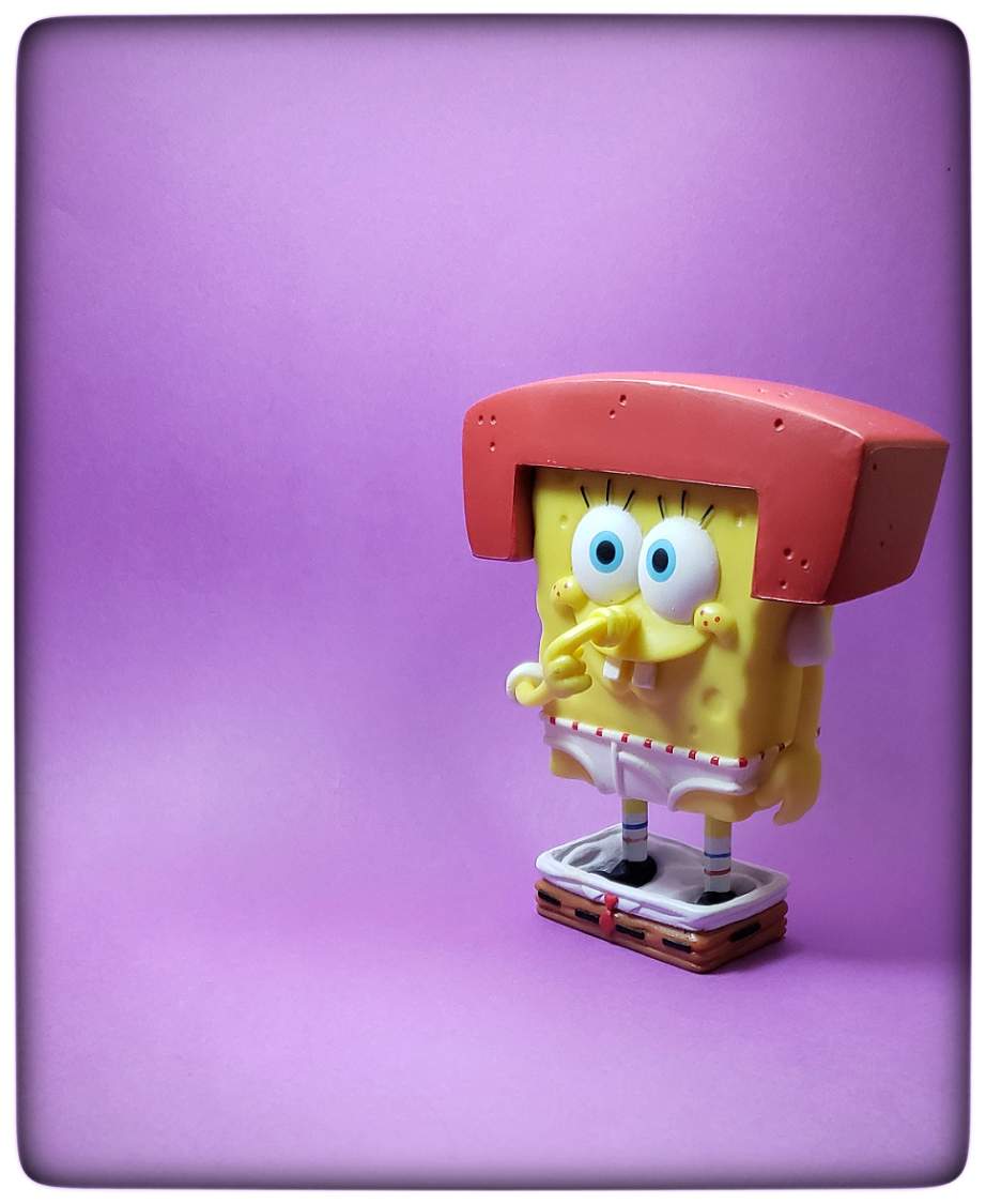 Solve Spongebob Figure jigsaw puzzle online with 56 pieces