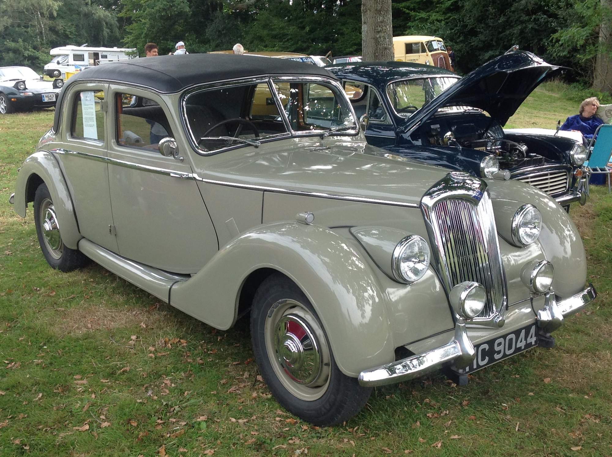 Solve Riley "RME" 1½-litre - 1952 jigsaw puzzle online with 234 pieces