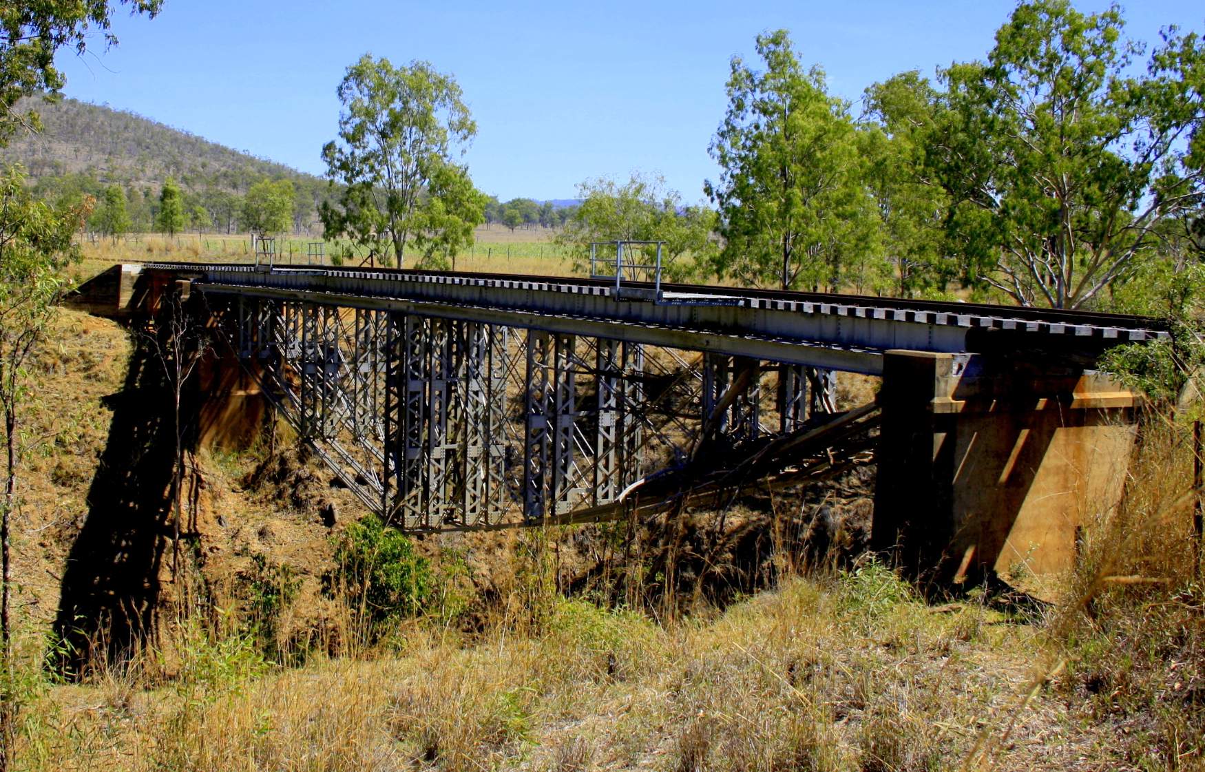 Solve The Upside Down Bridge jigsaw puzzle online with 126 pieces