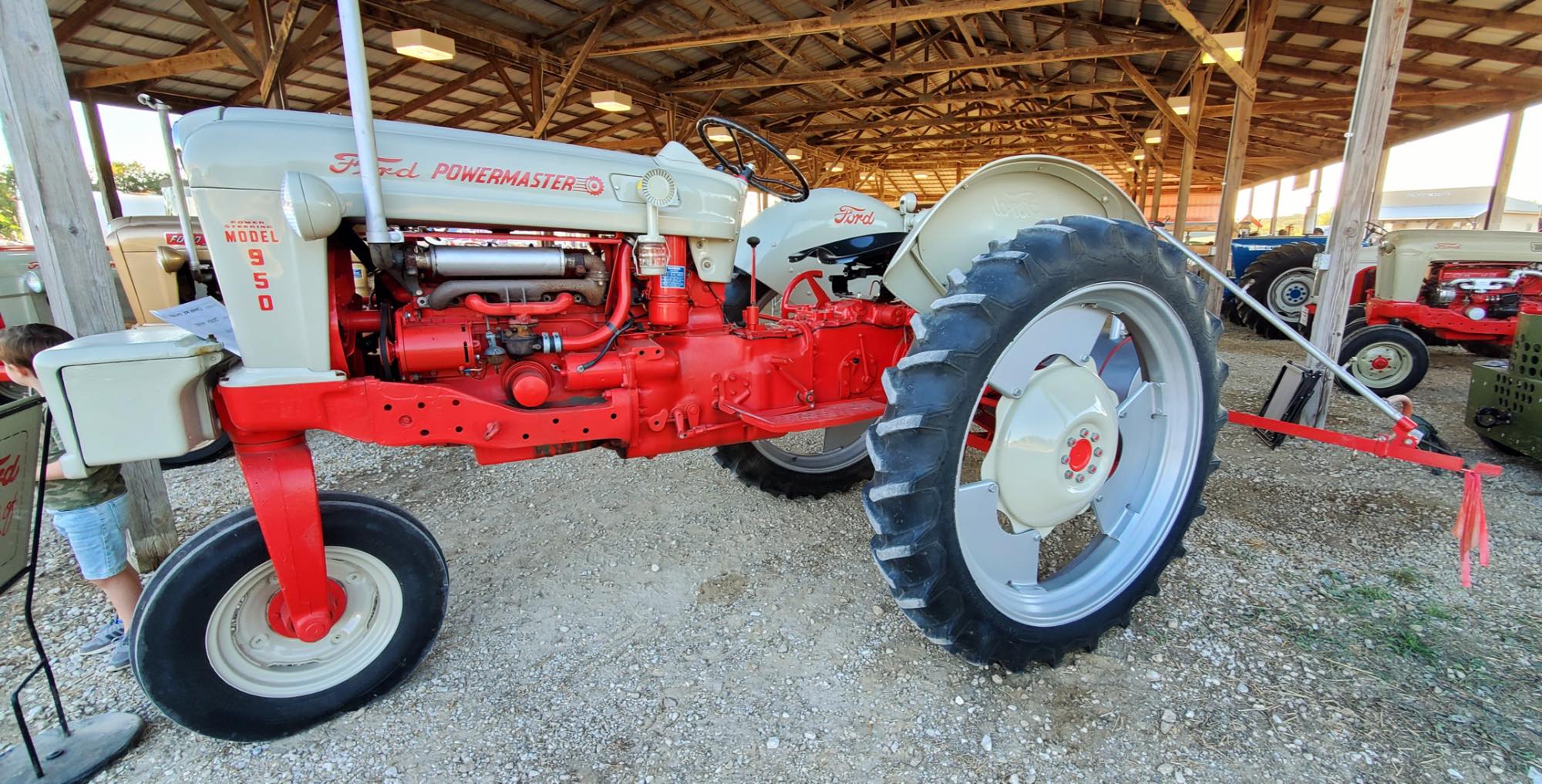 Solve Ford 950 High Crop jigsaw puzzle online with 153 pieces