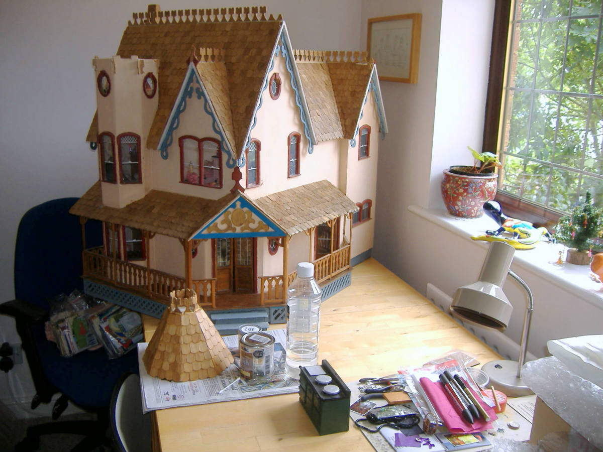 Solve Turrets - Outside Refurbishment jigsaw puzzle online with 88 pieces