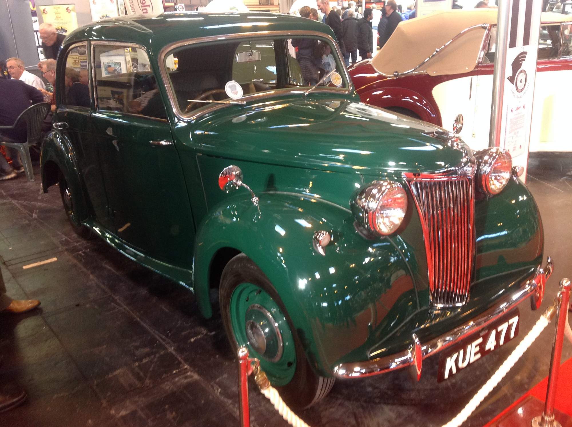 Solve Lanchester "LD10" - 1951 jigsaw puzzle online with 234 pieces