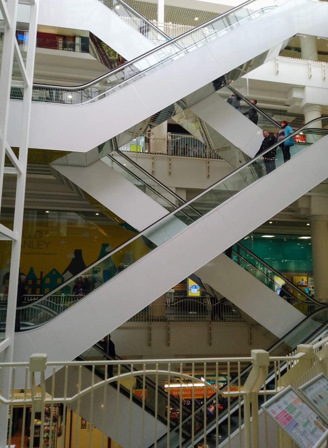 Solve ESCALATORS. How many? jigsaw puzzle online with 150 pieces