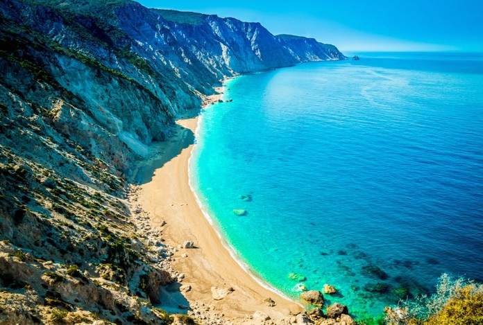 Solve Greek-Islands-1 jigsaw puzzle online with 70 pieces