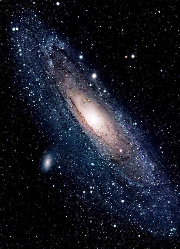 Solve Andromeda Galaxy jigsaw puzzle online with 140 pieces