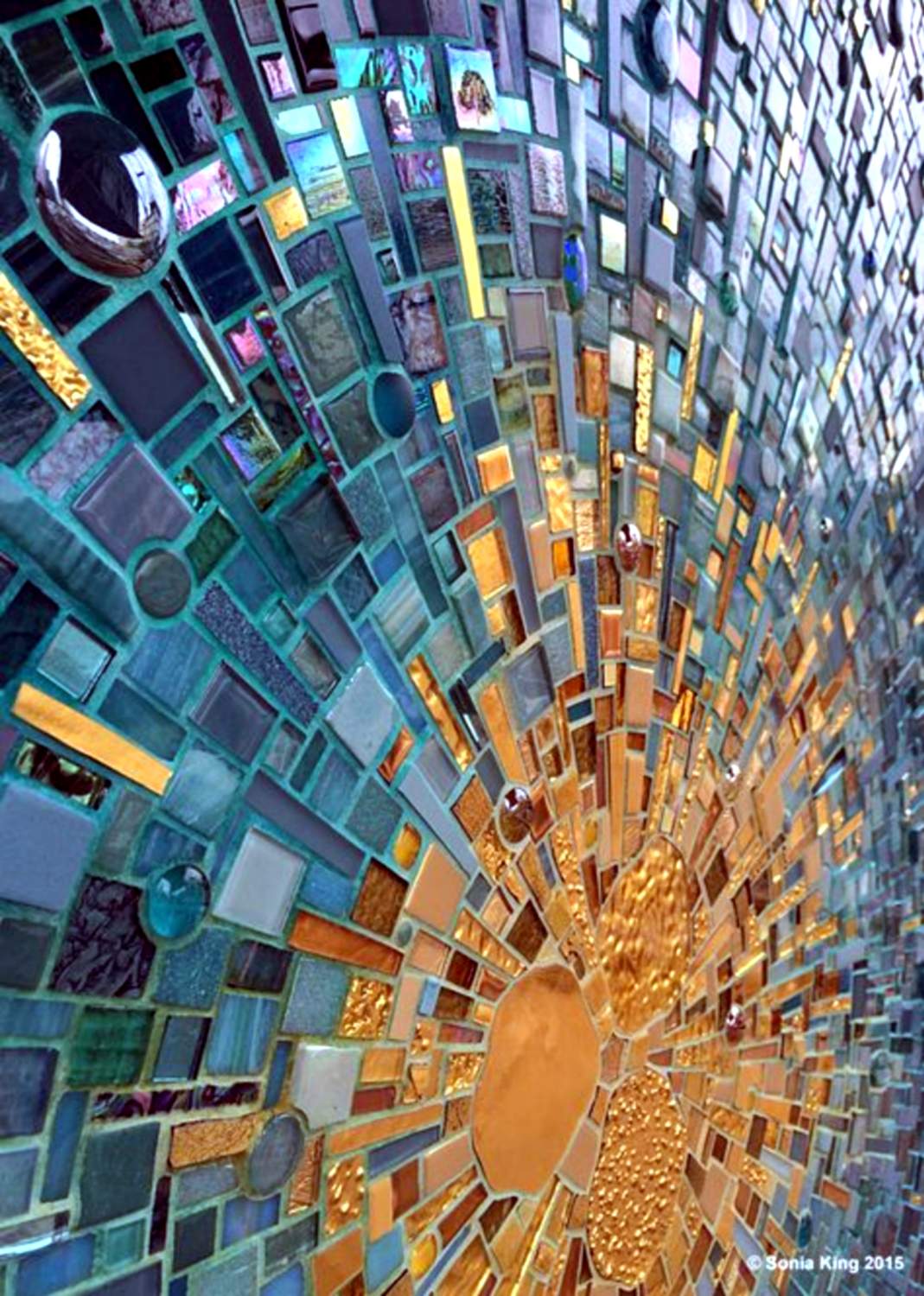 Solve Mosaic jigsaw puzzle online with 96 pieces