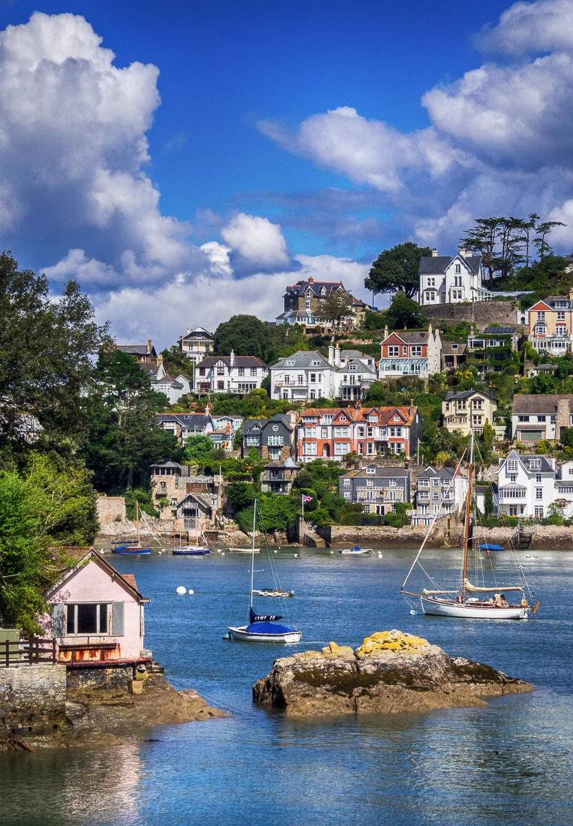 Solve Kingswear Devon jigsaw puzzle online with 280 pieces