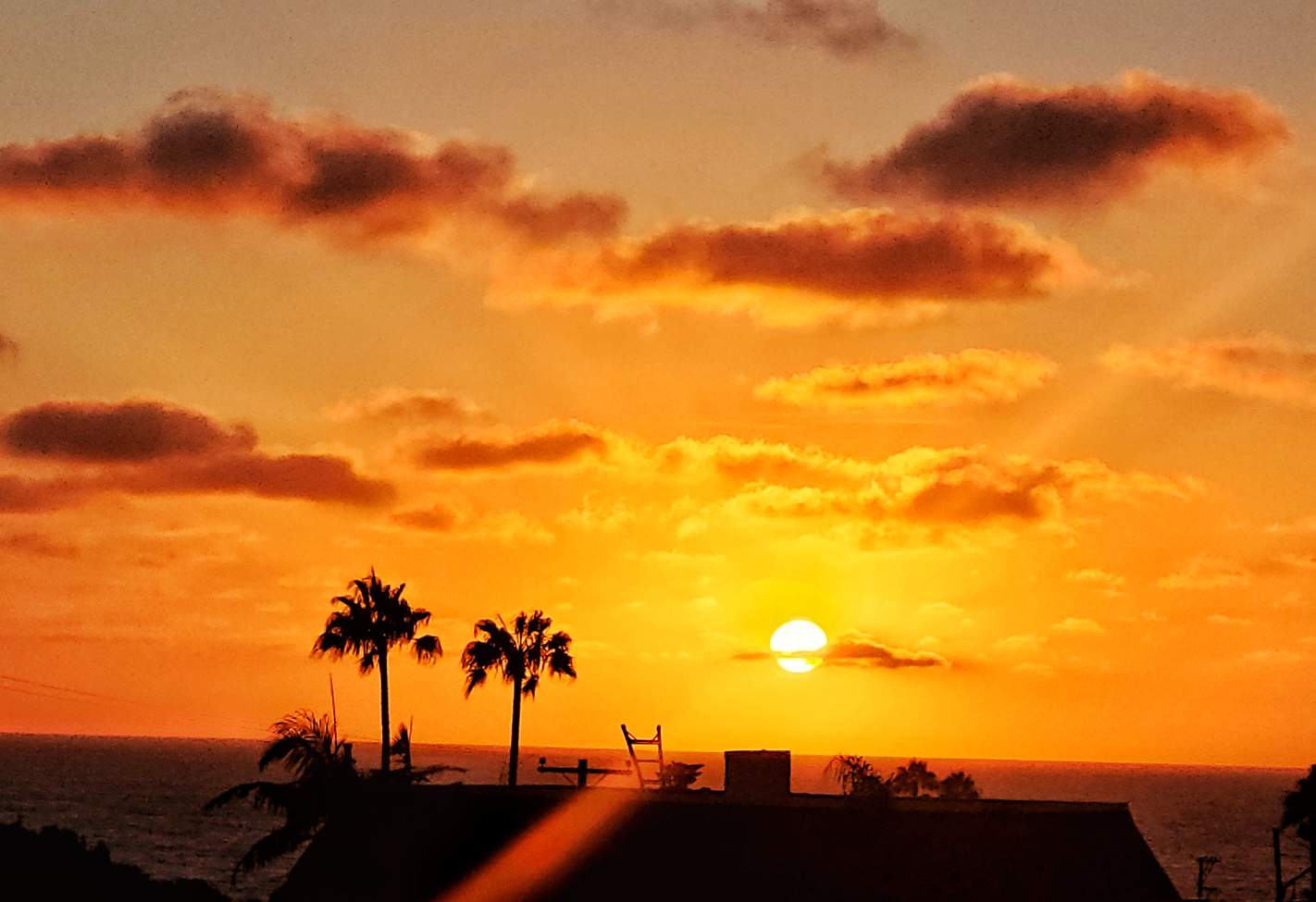Solve Last Night's Sunset Cliffs Sunset jigsaw puzzle online with 35 pieces