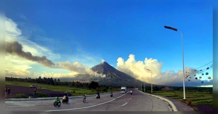 Jigsaw Puzzle | Mayon Volcano | 15 pieces | Jigidi