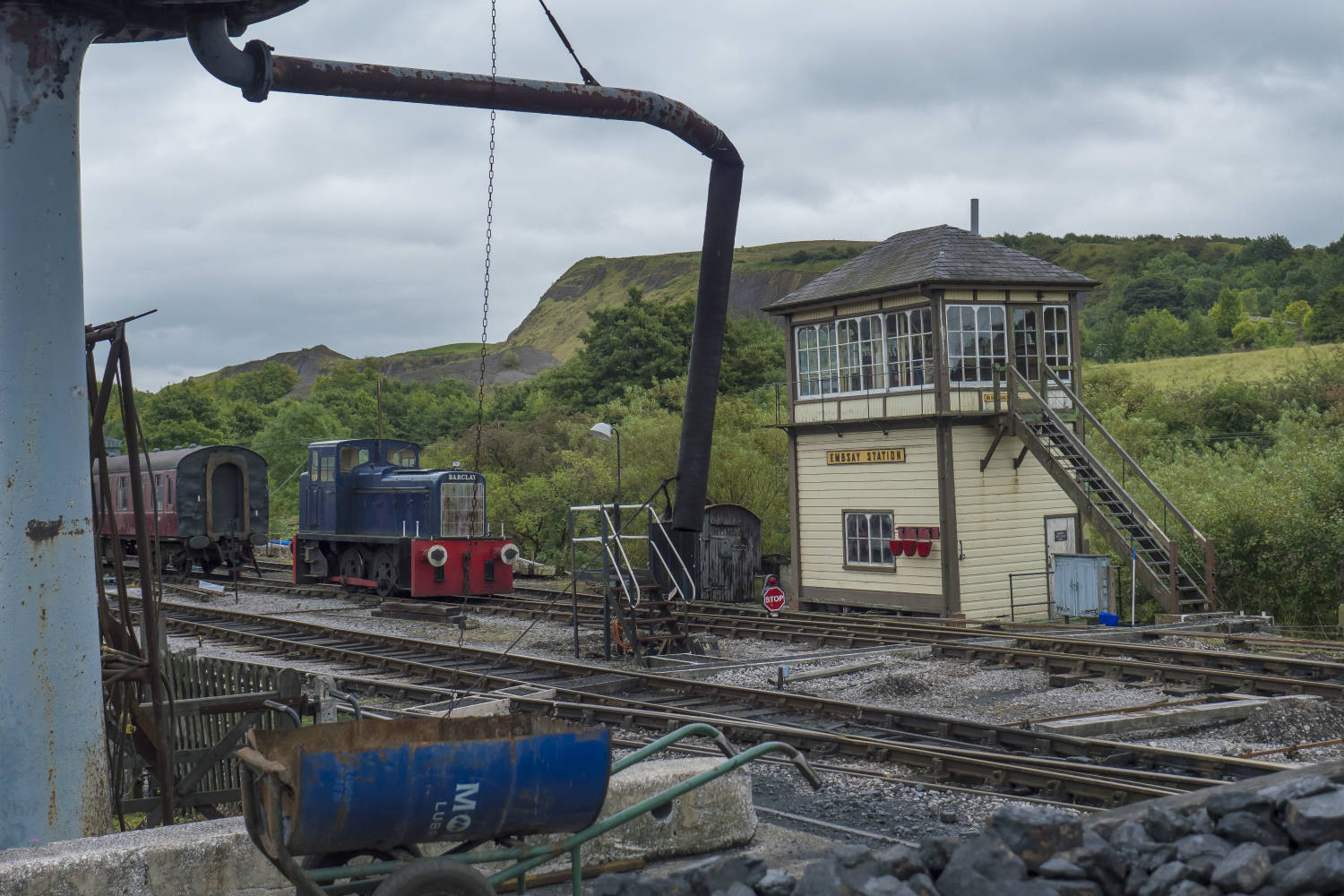 Solve Embsay station box 7-9-17 jigsaw puzzle online with 150 pieces
