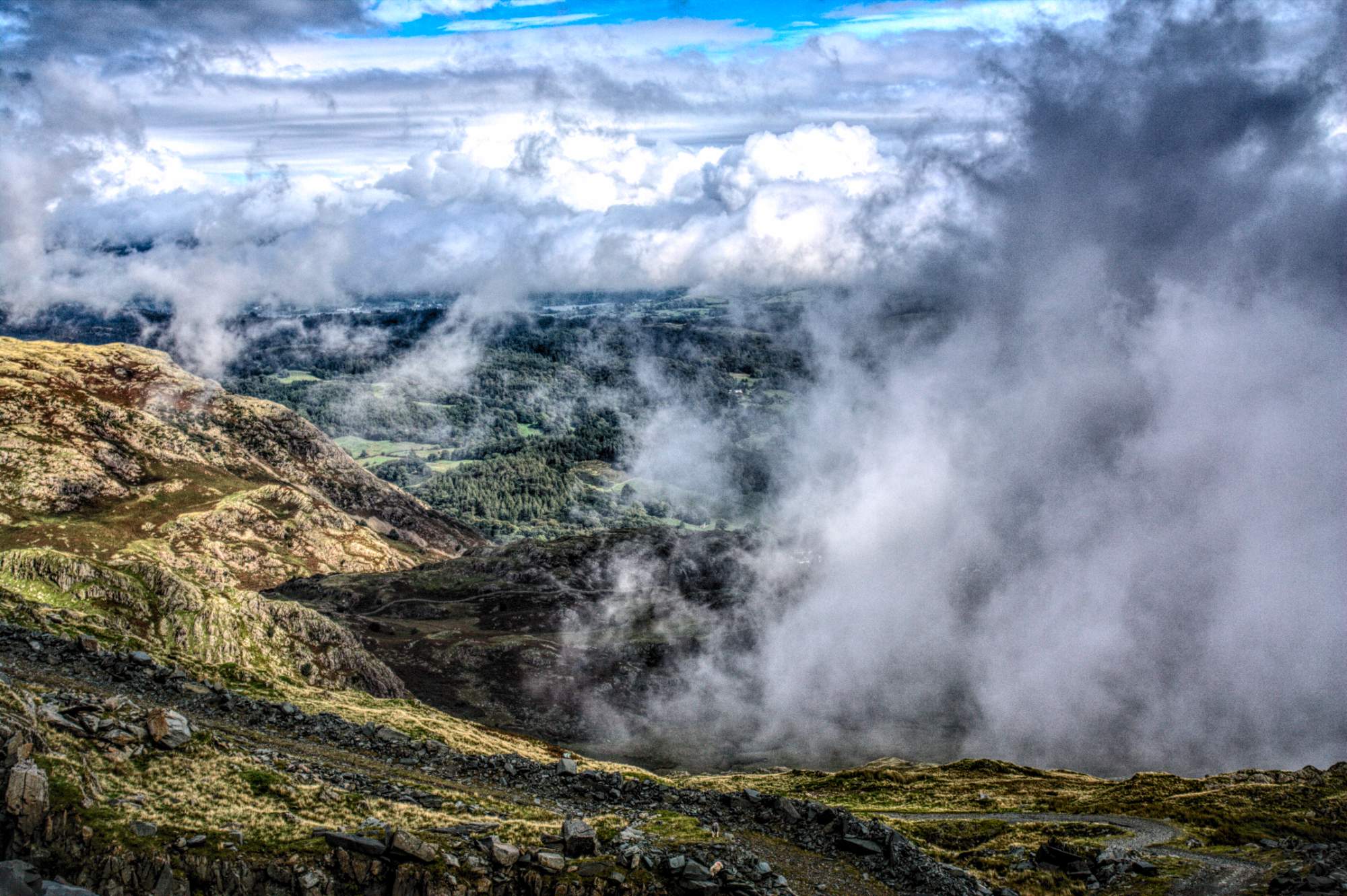 Solve Above the Clouds jigsaw puzzle online with 187 pieces