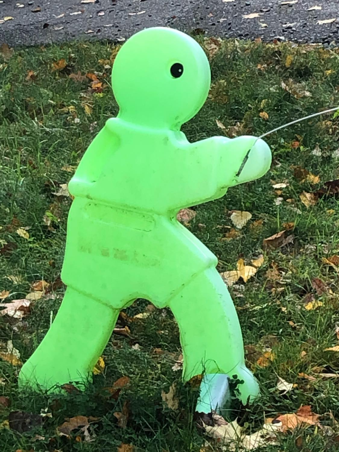 Solve Scary little green man jigsaw puzzle online with 130 pieces