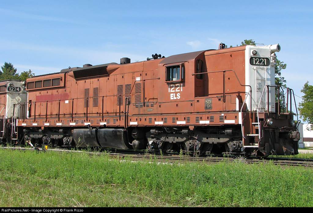 Solve ex-reserve miner els#1221 sd9 in crivitz, wisconsin jigsaw puzzle ...