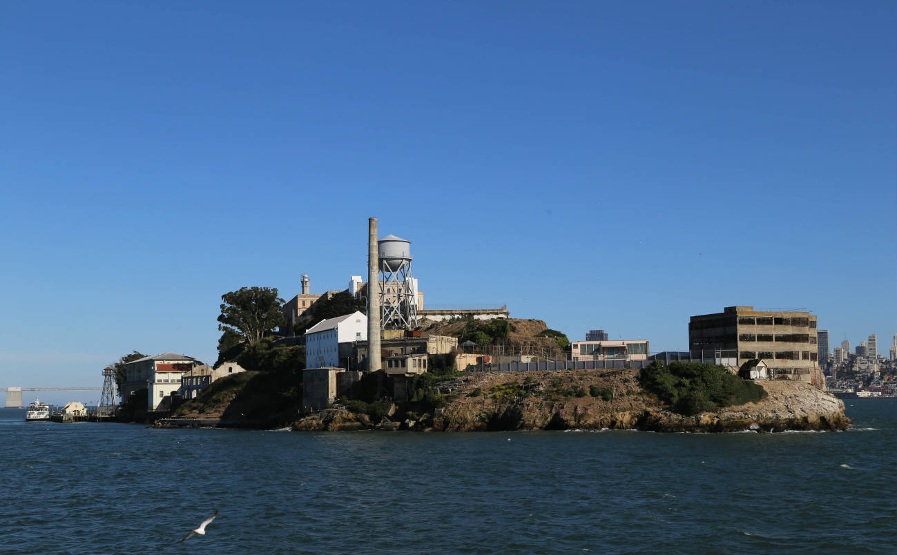 Solve Alcatraz Island jigsaw puzzle online with 104 pieces
