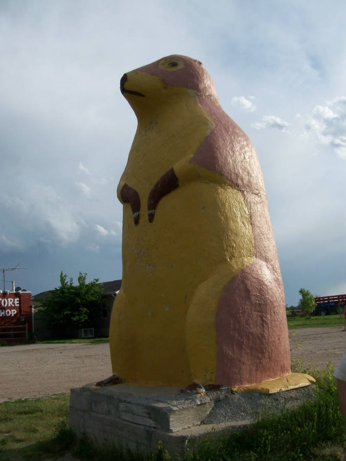 Solve Prairie Dog statue jigsaw puzzle online with 30 pieces