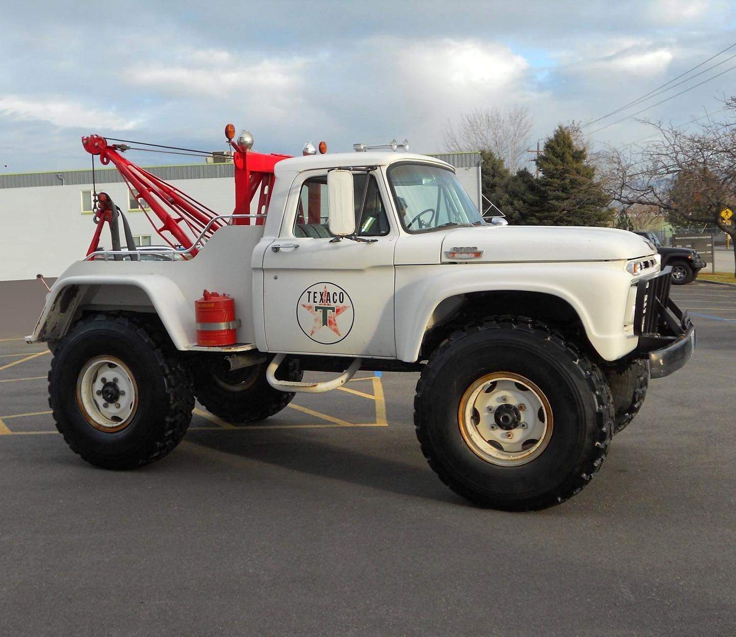 Solve All original, Un-Restored 1966 Ford F600 4x4 wrecker jigsaw ...
