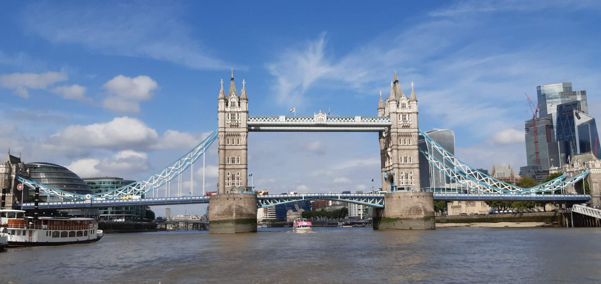 Solve Tower Bridge London jigsaw puzzle online with 128 pieces