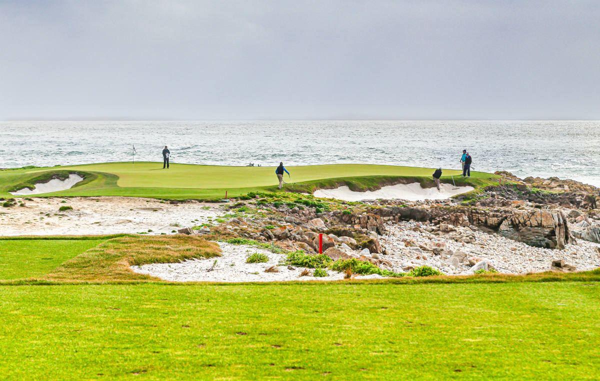 Solve OCEANSIDE GOLF COURSE jigsaw puzzle online with 96 pieces