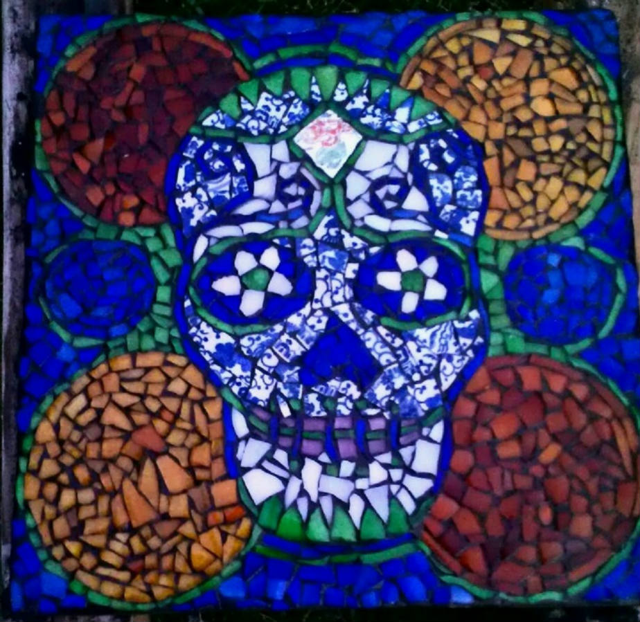 Solve Mosaic Stepping Stone jigsaw puzzle online with 81 pieces