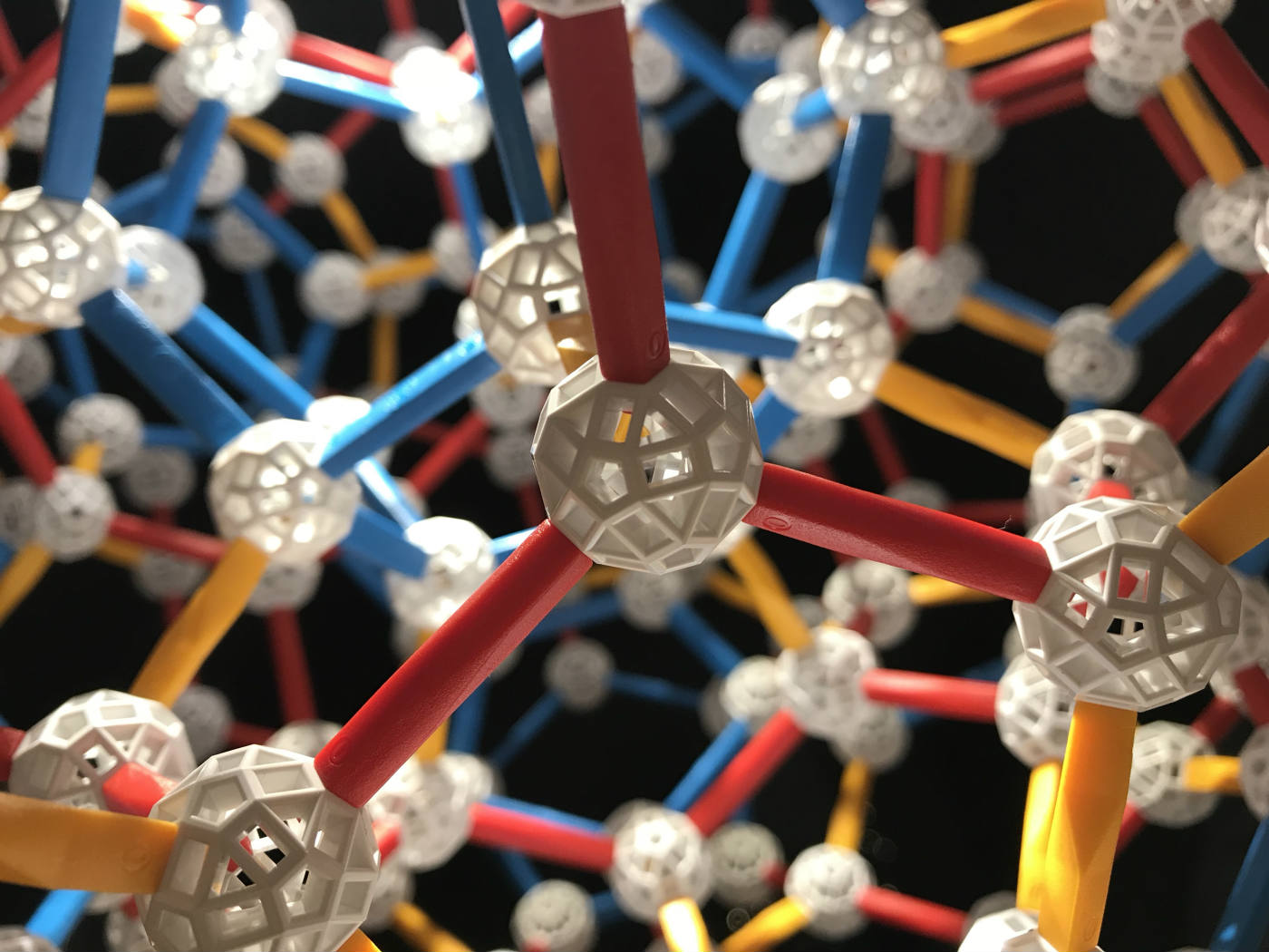 Solve Hyperdodecahedron jigsaw puzzle online with 154 pieces