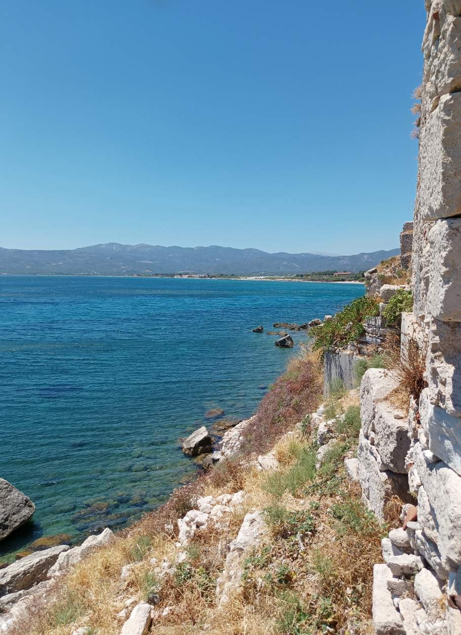 Solve in Samos, Greece jigsaw puzzle online with 70 pieces