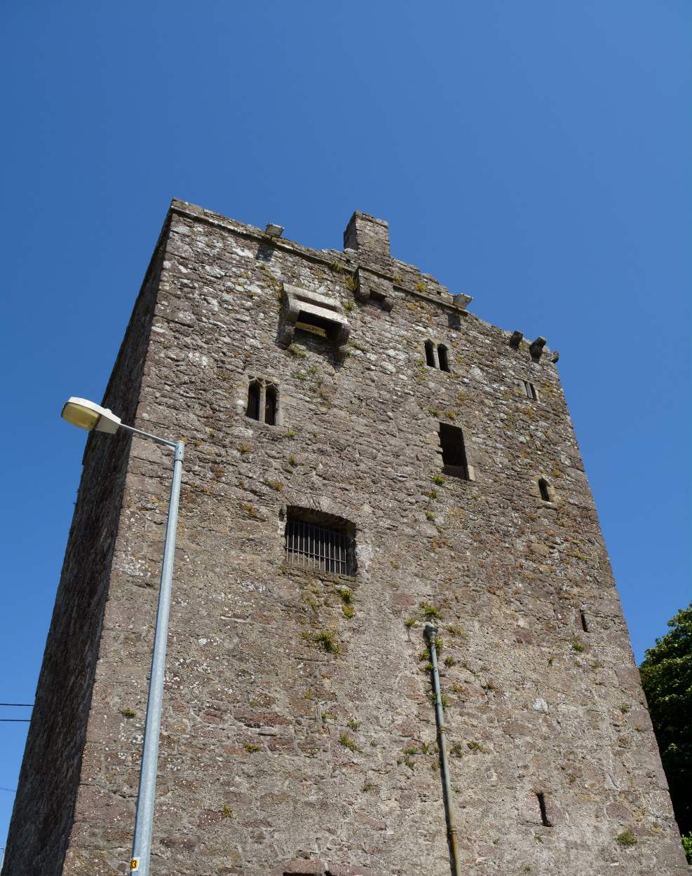 Solve Ballyhack Castle, Hook Peninsula, Ireland jigsaw puzzle online ...