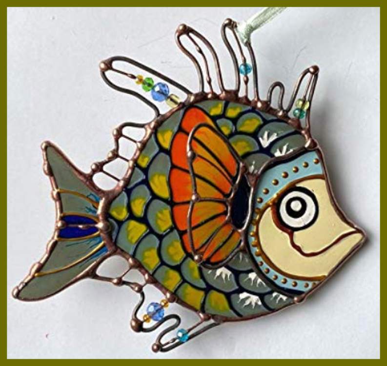 Solve Goofy looking fish! jigsaw puzzle online with 9 pieces