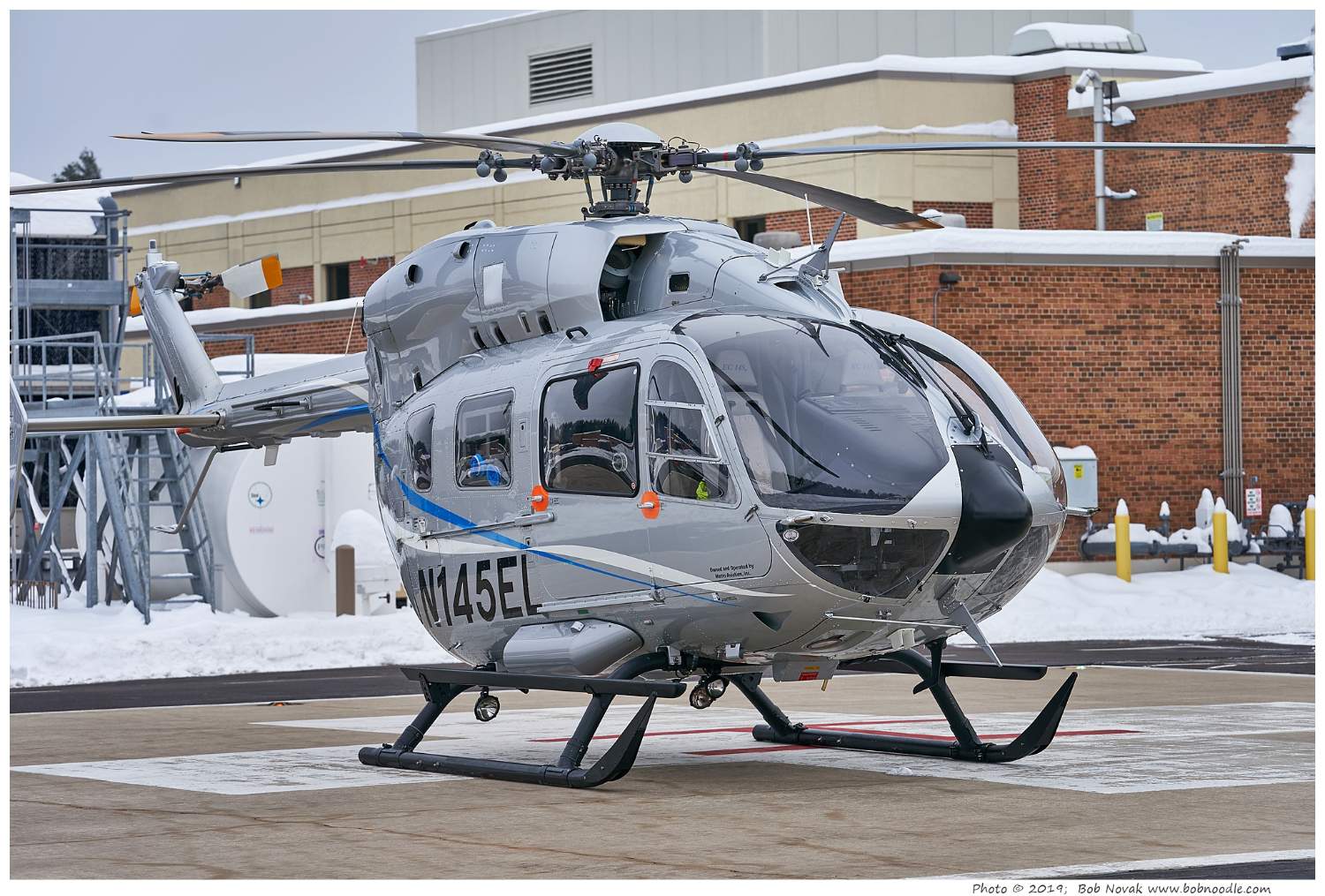 Solve Medical Chopper on the Landing Pad jigsaw puzzle online with 40 ...