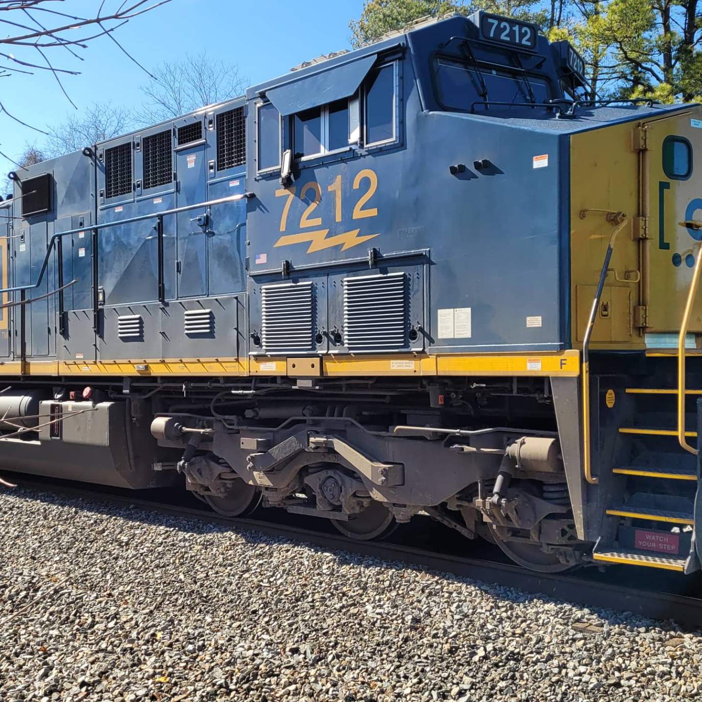 Solve CSX 7212 jigsaw puzzle online with 121 pieces